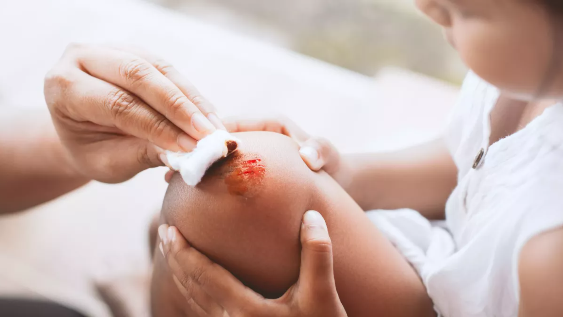 Comment réagir en cas de saignement abondant : techniques et ...